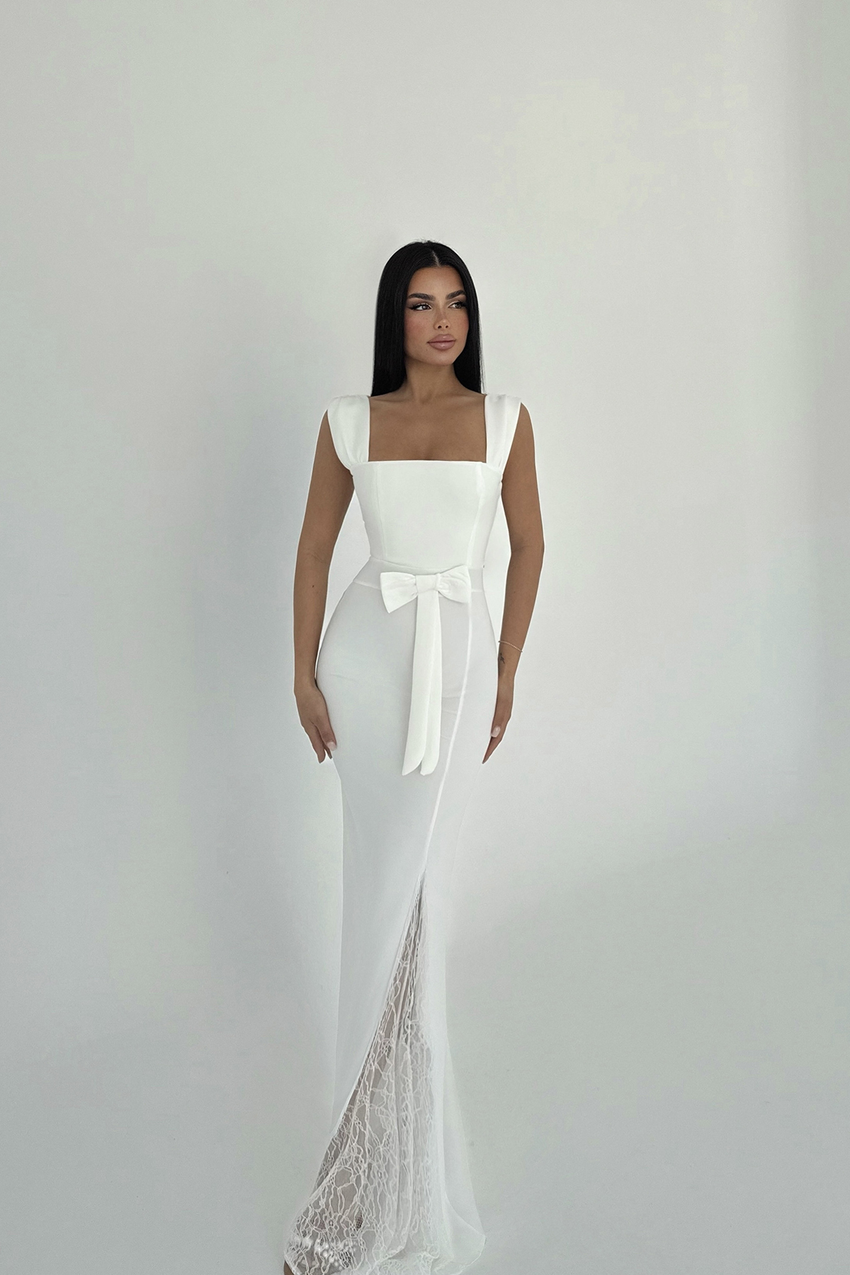 Beyaz Remmy Yırtmacı Dantel Detaylı Uzun Elbise ATE-2575 - Eyyo